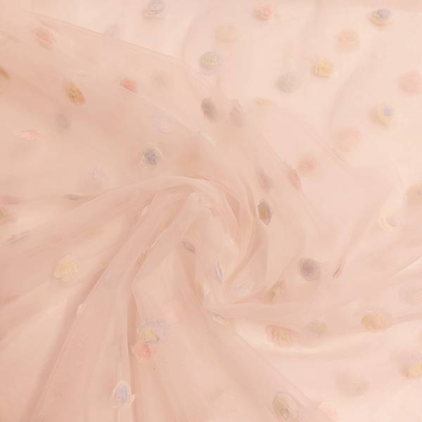 Tyll – Lett og luftig stoff til klær og dekorasjoner - Stoffdronning.no